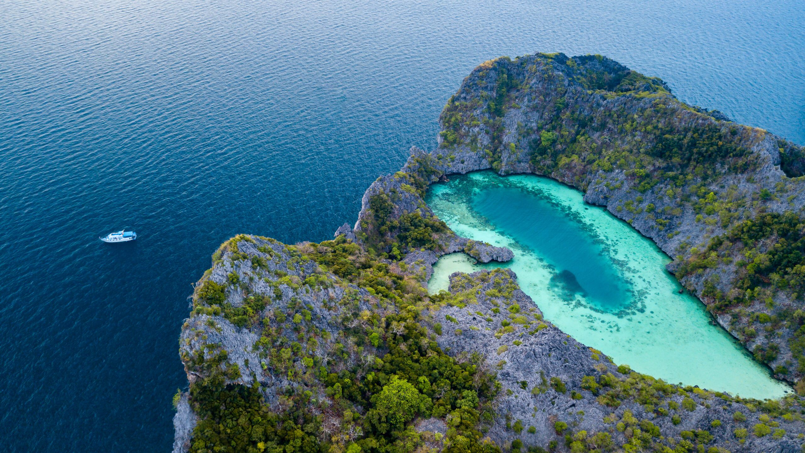 Aerial,View,Of,A,Spectacular,Shallow,Lagoon,In,The,Middle - Trip Jaunt ...