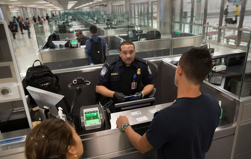 The Toxic Souvenirs Tourists Keep Trying To Bring Home Through TSA ...